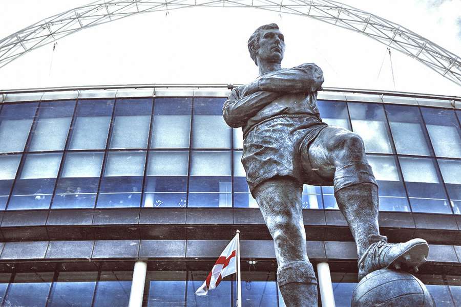Bobby Moore Statue by Philip Jackson
