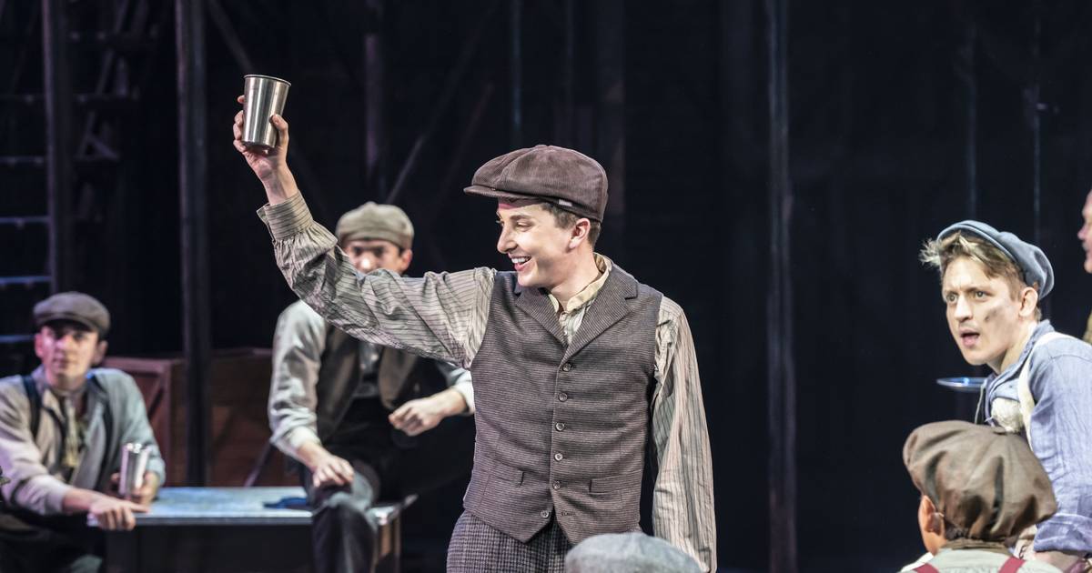 Behind the scenes with Newsies' Ryan Kopel