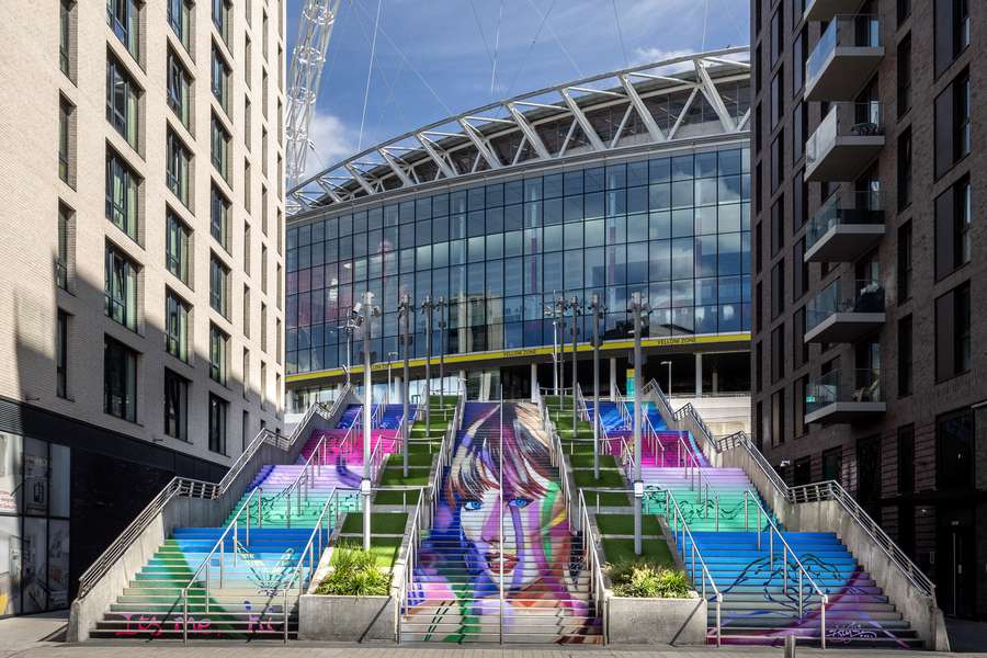 Auras by Frank Styles - Swiftie Steps